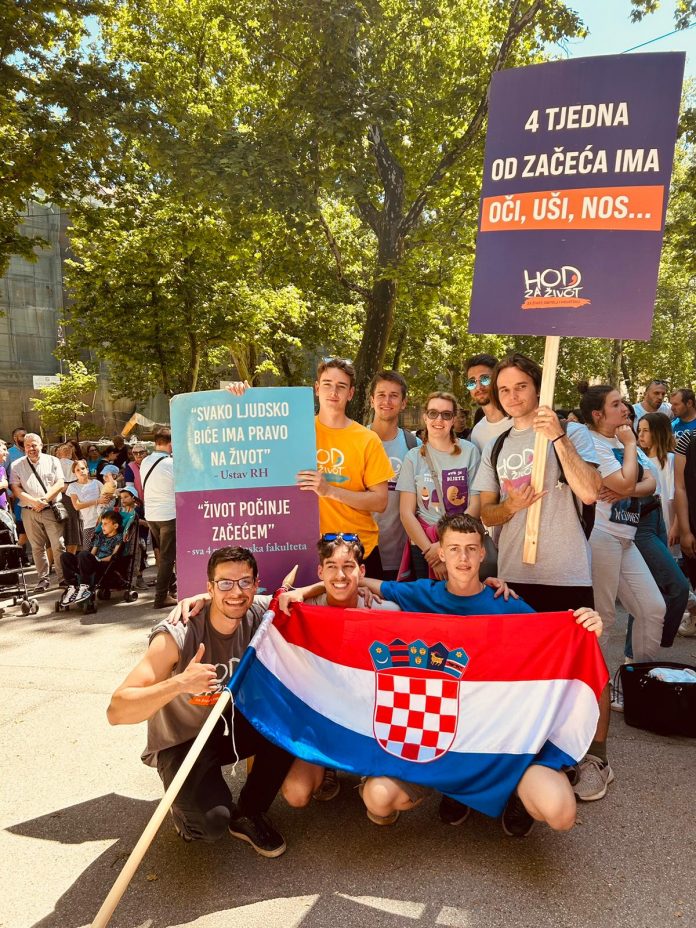 Pogledajte poruke koje su poslane na Hodu za život u Zagrebu - Hod za ...